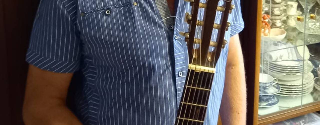 Игорь Курнухин,автор исполнитель