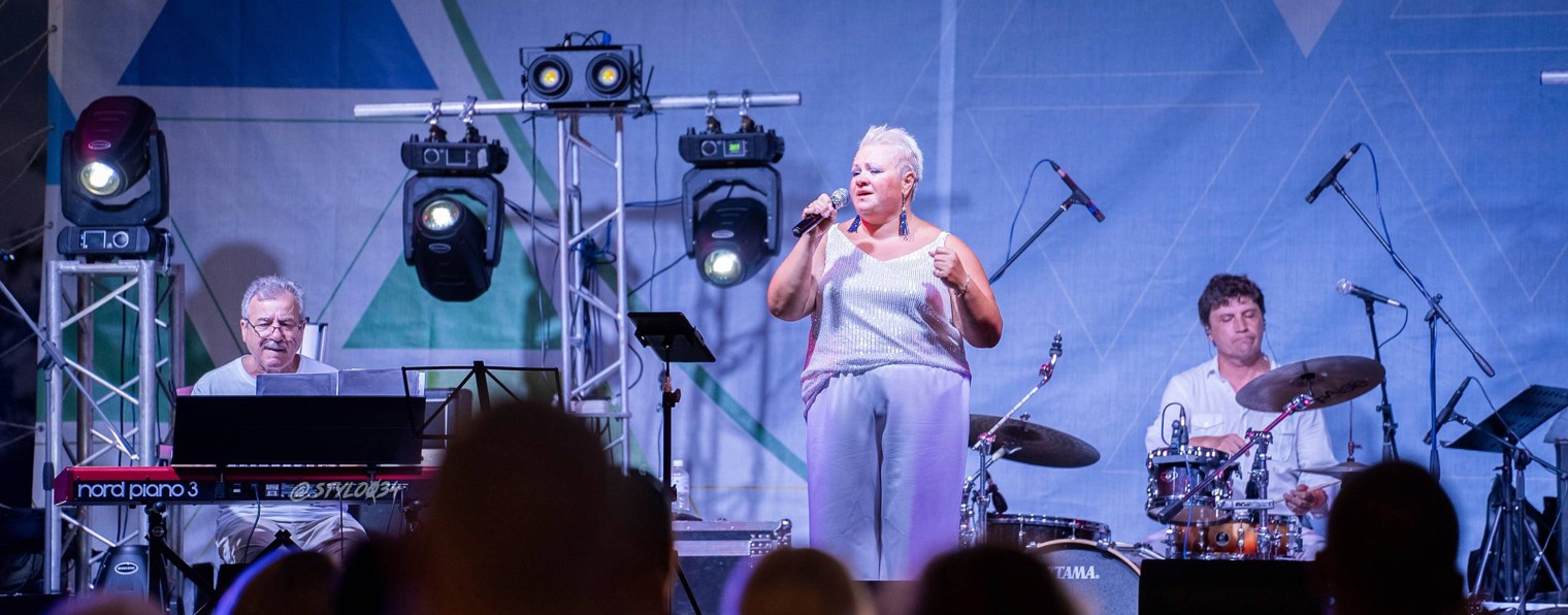 Ирина Аксёнова, джазовая певица, официальный канал