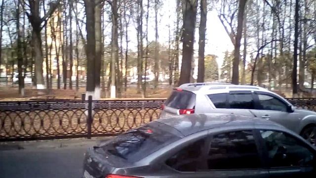 Вид из автобуса №42 на ул.Первомайскую, театр Волкова 11.10.2020г