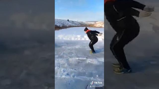 ШИШОВ МАКСИМ Сделали каток) плюс раздобыли горку).mp4