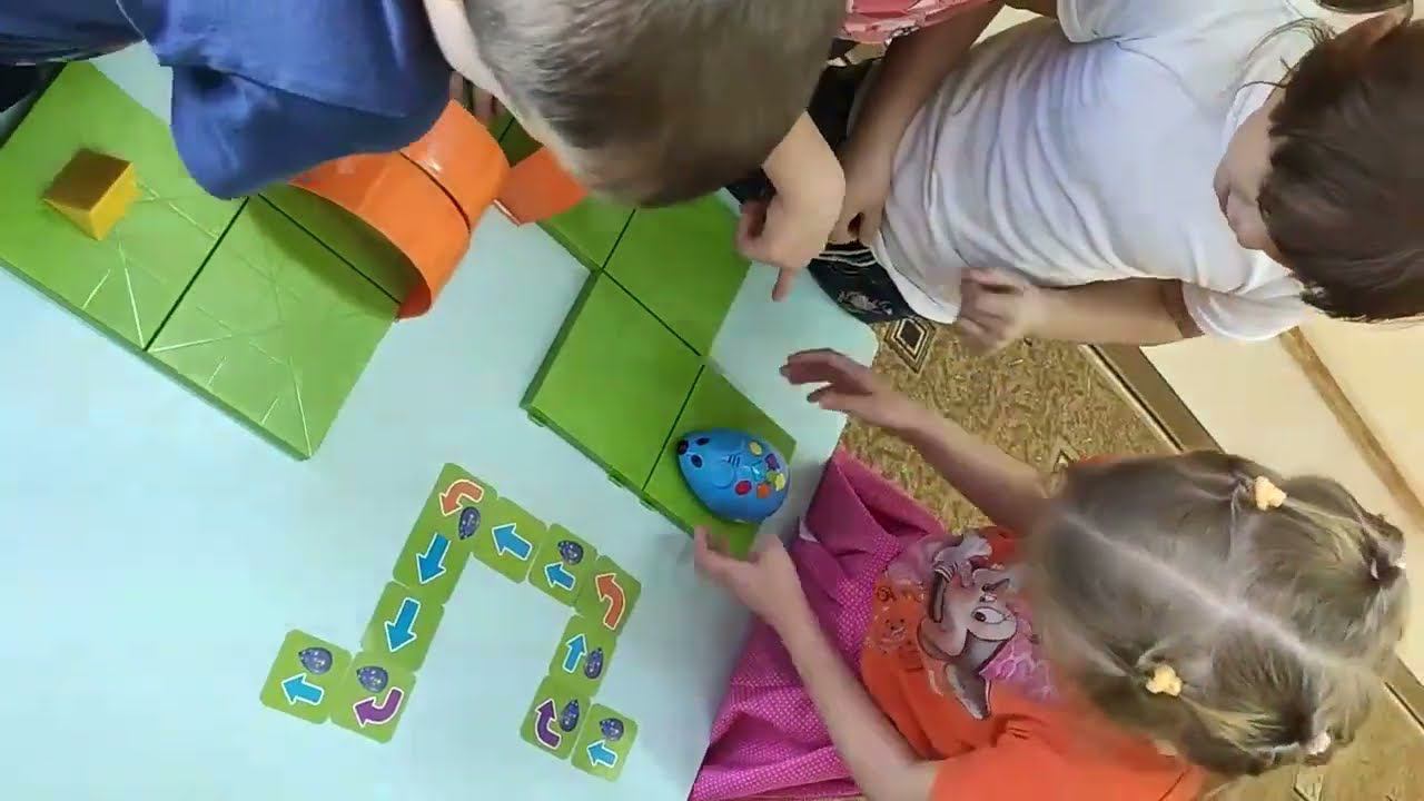 Занятие в лего-центре