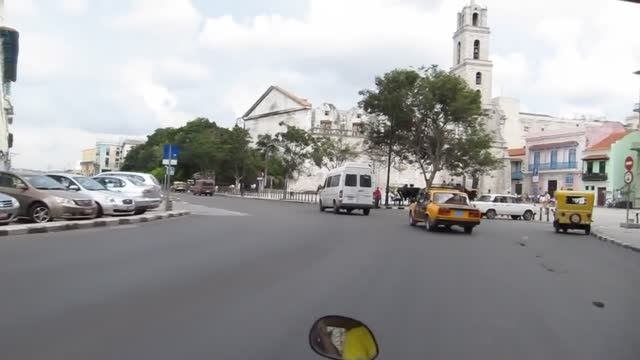 Куба, Гавана. Коко-такси.