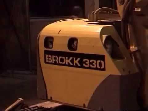 Демонтажная машина для ломки футеровки Brokk 330. Ремонт дуговой сталеплавильной печи