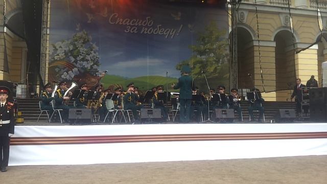 09.05.2014г День Победы. Концерт в Михайловском саду. 20140509_115905.mp4
