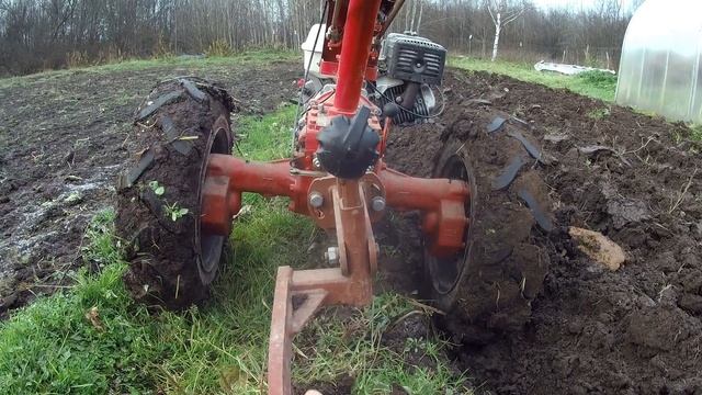 Мотоблок мтз Беларус скоро я буду не нужен, он плугом сделает все сам ?