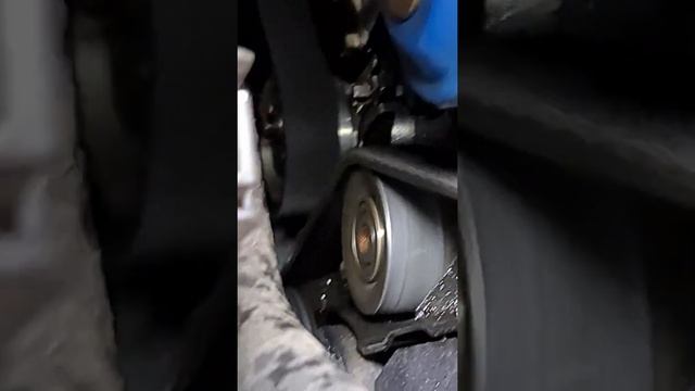 v70 2.5 turbo running with damaged tensioner.