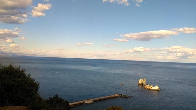 Виды в пос.Утес, Алушта. 09-2022
