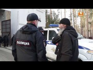 Мы не надеялись, мы просто здесь жили. И мы здесь будем. Господь поругаем не бывает.