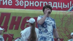 Зерноградский Арбат принимает гостей праздника.mp4