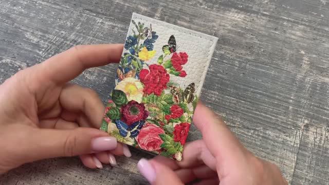 Обложка для карточки, проездного с принтом Eshemoda “Цветочное настроение”, натуральная кожа