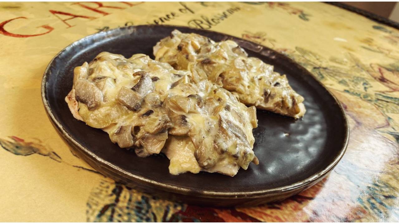 Рецепт куриной отбивной с грибами и сыром. Мое любимое блюдо