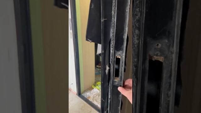 Реставрация входной металлической двери. Видео до работ