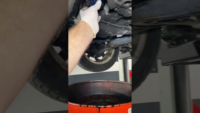 HOW TO CHANGE NISSAN MICRA K13 1.2 DIG S OIL CHANGE ÖLWECHSELN