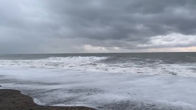 пляж Черноморья в ноябре