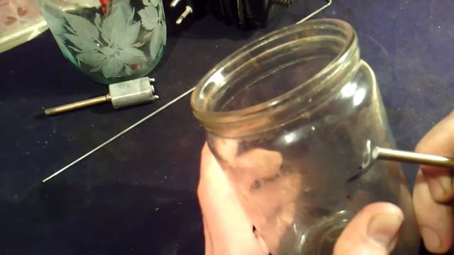 Как легко и просто сделать рисунок или надпись на стекле.Draw and write on the glass..mp4