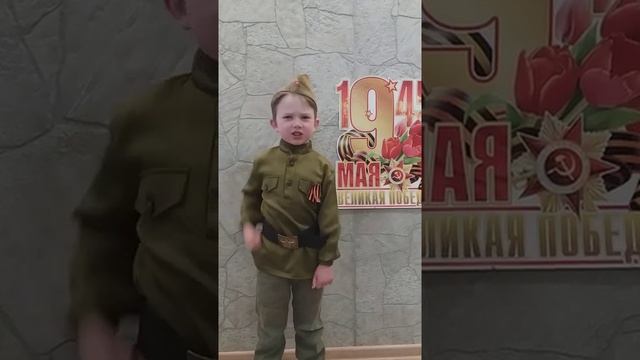 Максим Рыжков. Отрывок из поэмы _Реквием_, Р. Рождественский..mp4