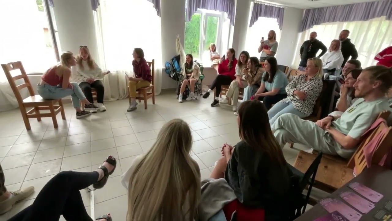 Игра Вот так Ситуация!  — ДТП с двумя красотками