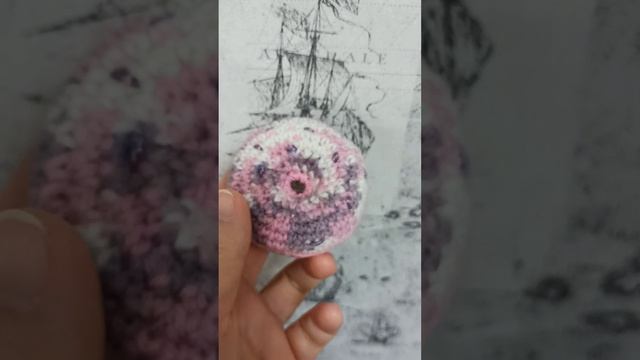 Пончик крючком из остатков пряжи 3