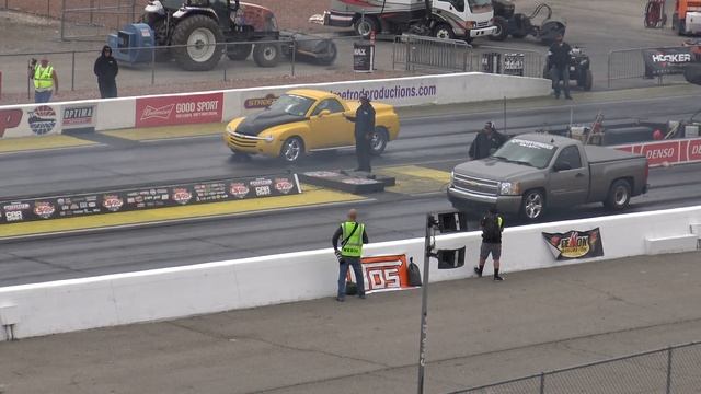 Twin Turbo SSR vs Turbo Silverado at Holley LS Fest West - смотреть ...