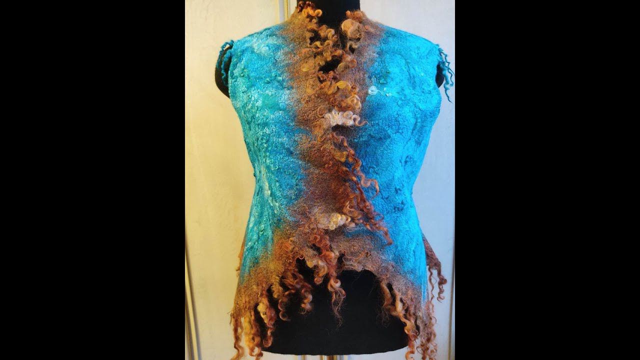 Валяный жилет с овечьими локонами Бирюза и рыжие кудряшки