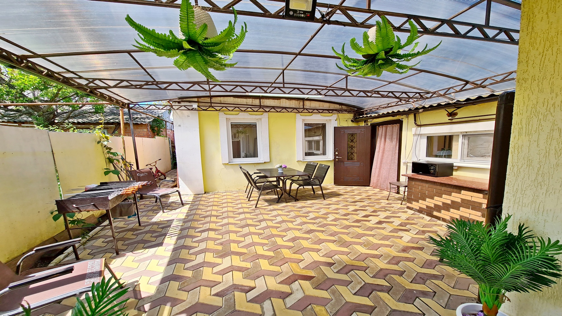 Отдых в Ейске: недорогой трехкомнатный дом!