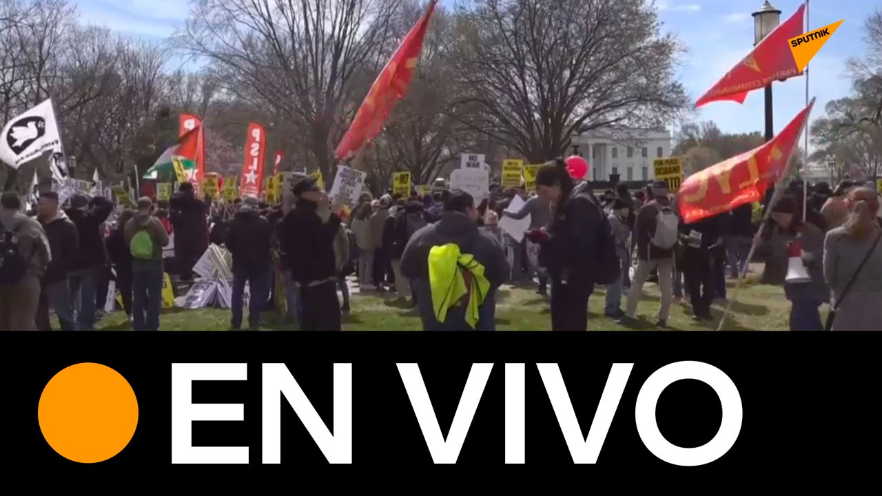 "Di NO a las guerras interminables": los estadounidenses protestan contra la financiación a Kiev