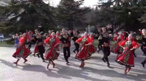Танцевальный флэш-моб  #МЫВМЕСТЕ ко Дню единения народов России и Белоруссии. Севастополь.