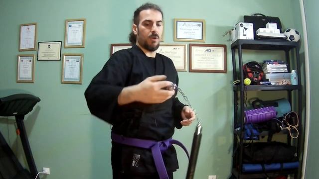 Nunchaku lezione n°11: ROTAZIONI SUI POLSI CONTINUE ??  НЕПРЕРЫВНЫЕ ВРАЩЕНИЯ НА ЗАПЯСТЬЕ.mp4