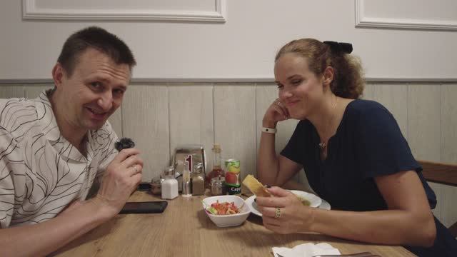 Серия 30. Поели в столовой