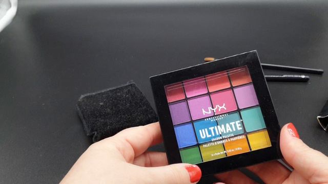 Nyx Ultimate Shadow Palette - распаковка палетки ярких теней. 16 цветов