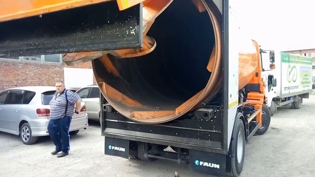 Кемерово. Автопробег мусоровоза Faun Rotopress на шасси Камаз