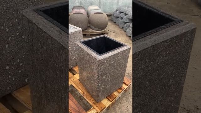 Урна 40x40x56 гранитная крошка