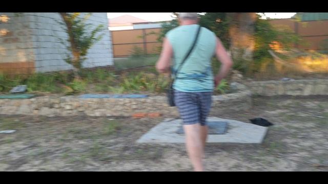 Гуляем по заброшке. Случайно нашли заброшеную базу отдыха,на самом берегу азовского моря.