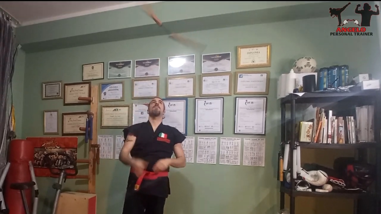 Nunchaku lezione n°21: AERIALS ?? ПОДБРАСЫВАТЬ В ВОЗДУХ.mp4