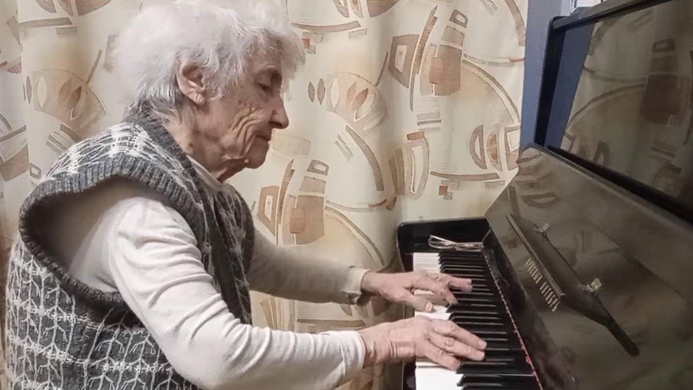 "Январь" (Чайковский). Играет Дьяченко Марина Петровна (94 года).