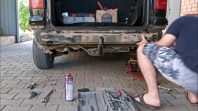 КАК СНЯТЬ ЗАДНИЙ БАМПЕР И ФАРКОП НА ОПЕЛЬ ЗАФИРА А.
