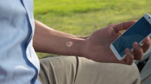 "Умная" татуировка разблокирует смартфон