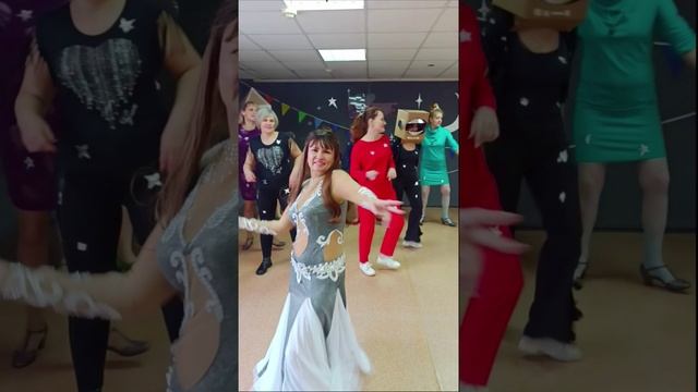 Танец ко Дню Космонавтики
