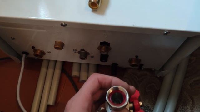 90 % не ставят эту шайбу в котел и диэлектрик на газовый шланг