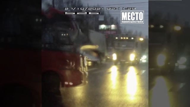 Зачем поехал на красный водитель автобуса? Место Происшествия Киров. Новости Кирова.