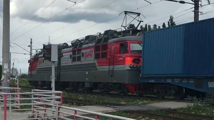 Электровоз ВЛ80с-2724 с грузовым поездом на перегоне Нижний Новгород Московский - Толоконцево