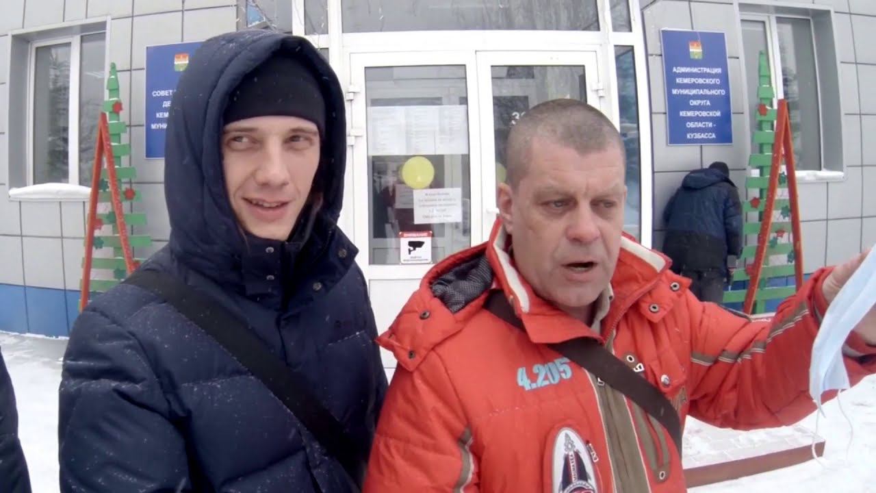 Маски где? Нет, и не будет, сами шейте, или покупайте.