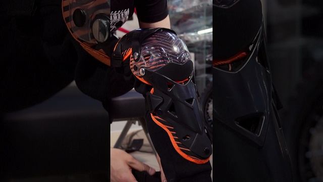 Защита колена шарнирная ATAKI SC-P212