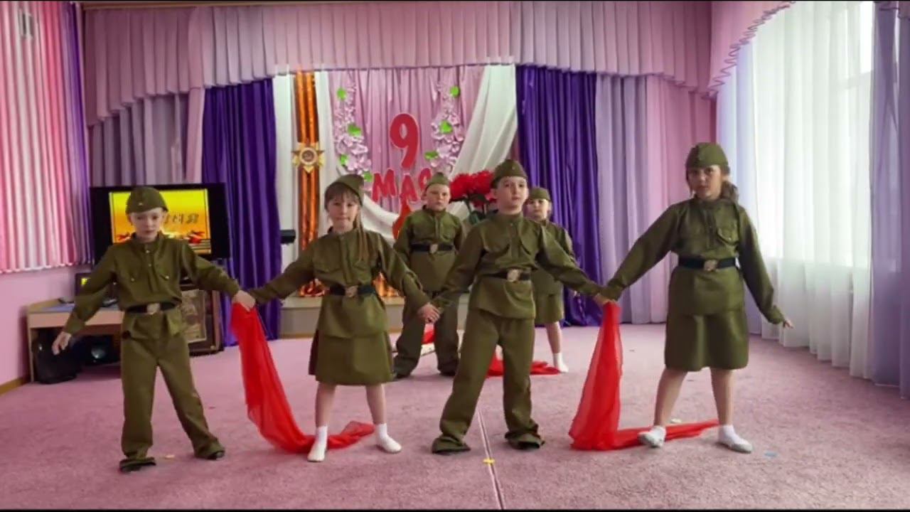 А закаты алые