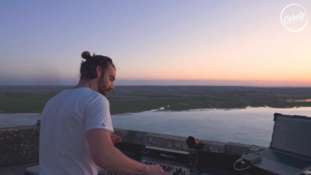 Eelke Kleijn live at Mont Saint-Michel in Manche, France for Cercle (VEVAL.RU)