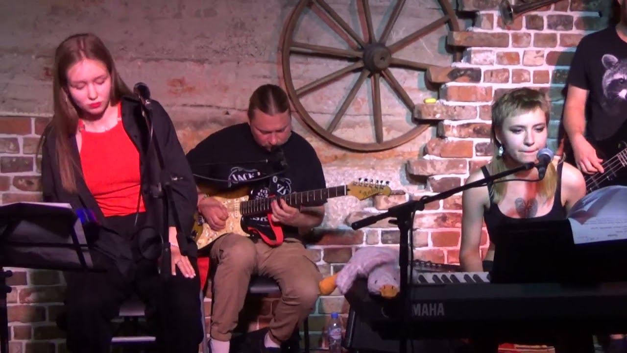 Варвара Власова и Софья Тараканова - Жара (Чичерина)