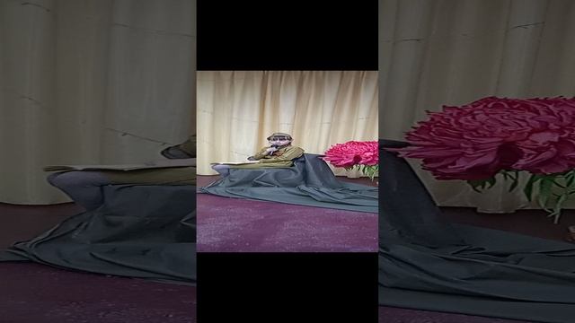 «Фотография вложена в старую книжку»