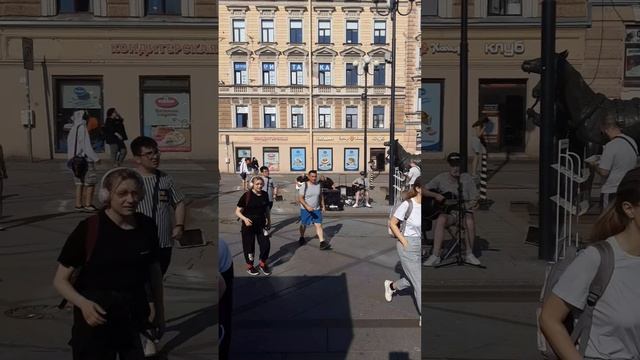 Уличные музыканты в Санкт-Петербурге.