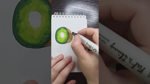 В первые рисую маркерами. Киви