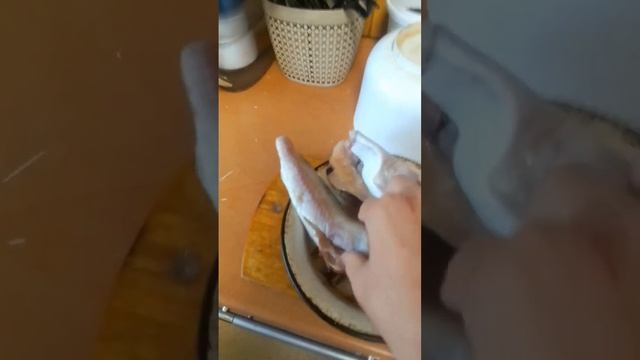сейчас будет жарится рыба